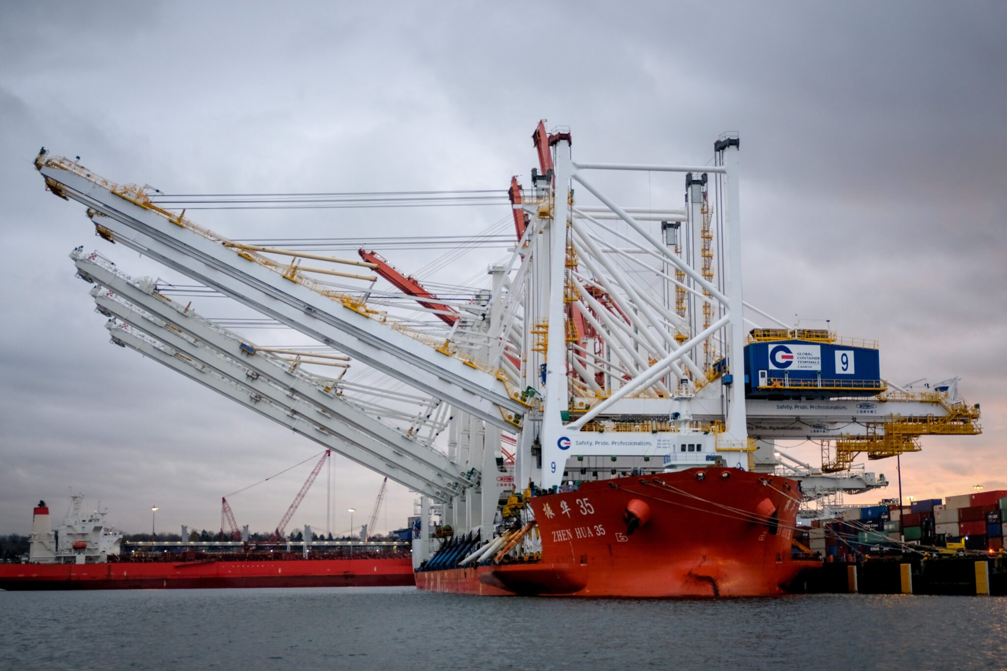 GCT GLOBAL CONTAINER TERMINALS INC. SYNCHRONIZING CONTAINER LOGISTICS ...