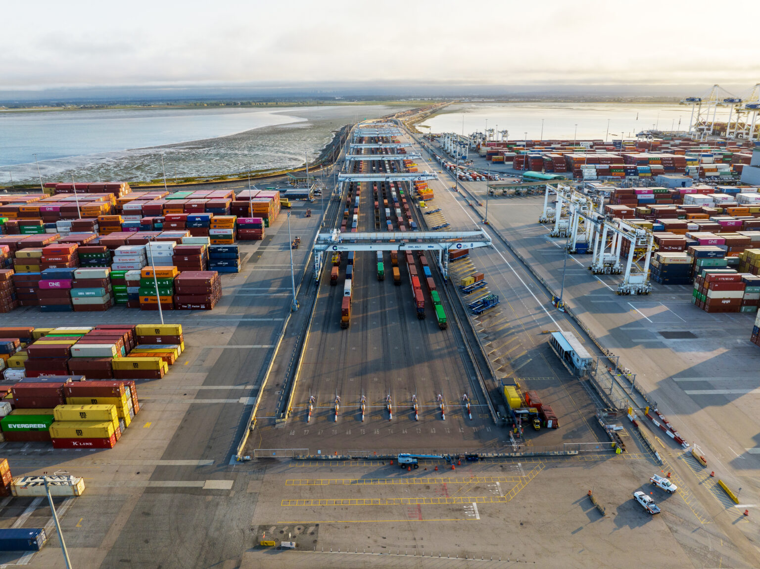 GCT GLOBAL CONTAINER TERMINALS INC. SYNCHRONIZING CONTAINER LOGISTICS ...