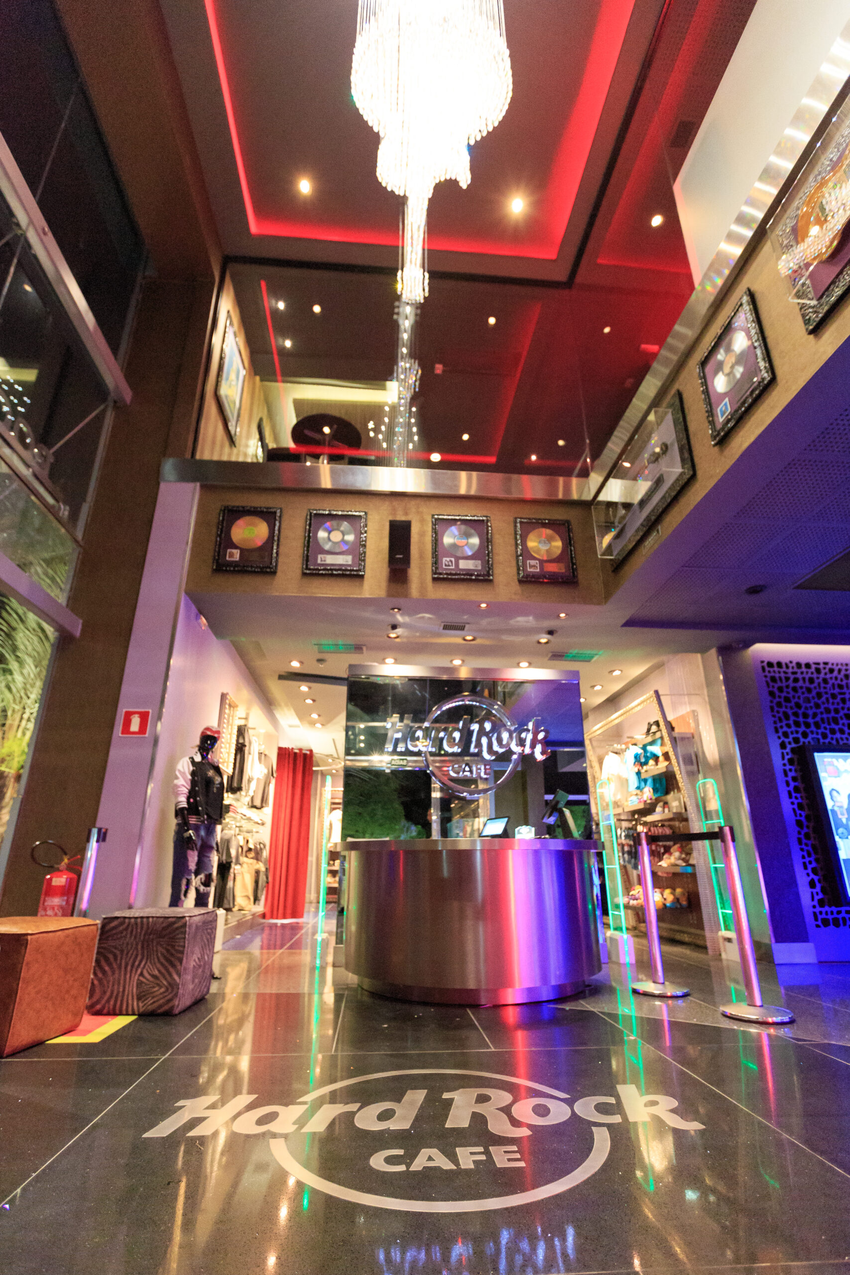 HARD ROCK CAFE – A UNIQUE & UNFORGETTABLE EXPERIENCE – Innovations of ...
